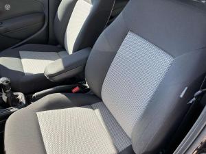 Black Volkswagen Polo 2013 in Siauliai, with an engine capacity of 1.20 L and mileage of 147 thousand km for 3950 €, photo 11 on AUTOMOTO.COM.LV