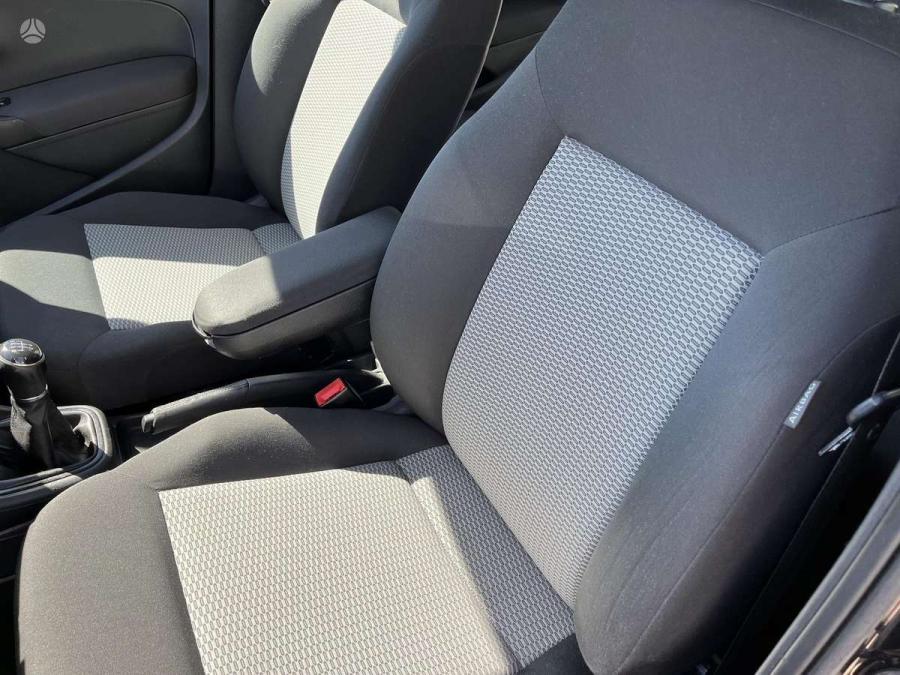 Black Volkswagen Polo 2013 in Siauliai, with an engine capacity of 1.20 L and mileage of 147 thousand km for 3950 €, photo 11 on AUTOMOTO.COM.LV
