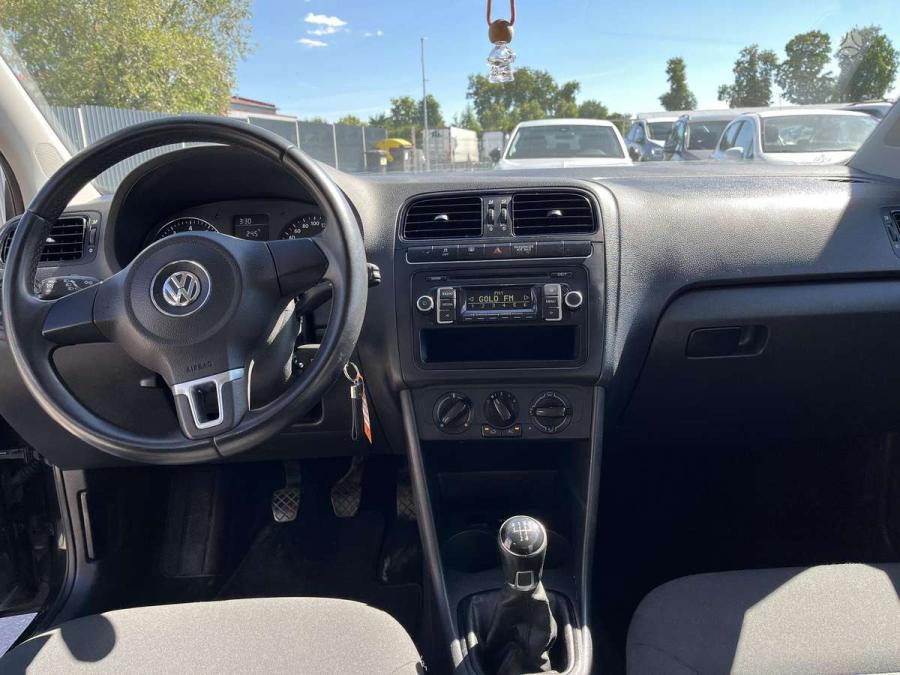 Black Volkswagen Polo 2013 in Siauliai, with an engine capacity of 1.20 L and mileage of 147 thousand km for 3950 €, photo 12 on AUTOMOTO.COM.LV