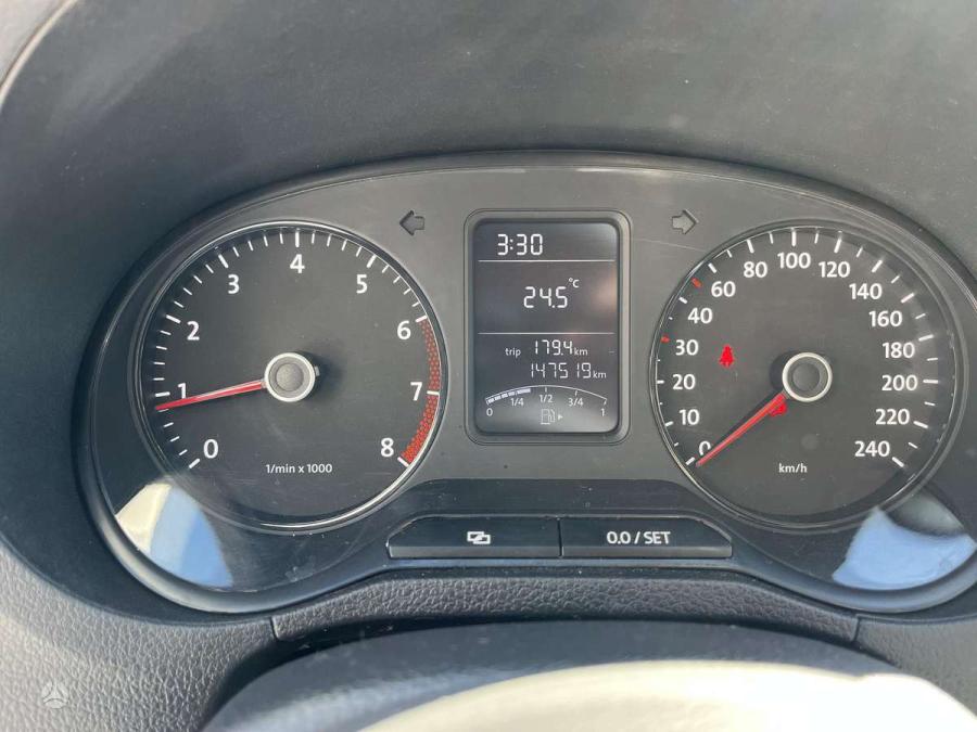 Black Volkswagen Polo 2013 in Siauliai, with an engine capacity of 1.20 L and mileage of 147 thousand km for 3950 €, photo 14 on AUTOMOTO.COM.LV