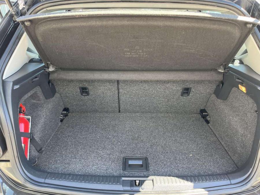 Black Volkswagen Polo 2013 in Siauliai, with an engine capacity of 1.20 L and mileage of 147 thousand km for 3950 €, photo 16 on AUTOMOTO.COM.LV