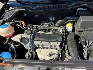 Black Volkswagen Polo 2013 in Siauliai, with an engine capacity of 1.20 L and mileage of 147 thousand km for 3950 €, photo 18 on AUTOMOTO.COM.LV