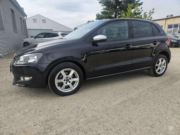Melns Volkswagen Polo 2013 Radviliškis, ar dzinēja tilpumu 1.20 L un nobraukumu 150 tūkst. km par 5990 €, foto 2 vietnē AUTOMOTO.COM.LV