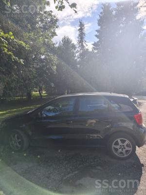 Black Volkswagen Polo 2013 in Riga, with an engine capacity of 1.40 L and mileage of 265 thousand km for 2500 €, photo 5 on AUTOMOTO.COM.LV
