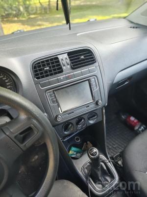 Black Volkswagen Polo 2013 in Riga, with an engine capacity of 1.40 L and mileage of 265 thousand km for 2500 €, photo 7 on AUTOMOTO.COM.LV