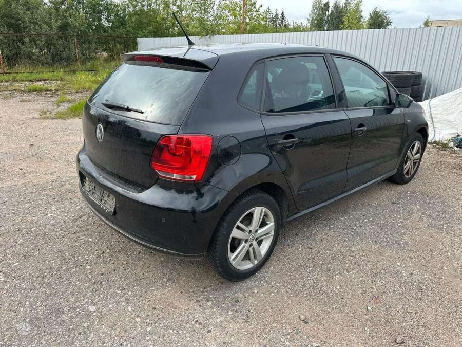 Melns Volkswagen Polo 2013 Jurbarkas, ar dzinēja tilpumu 1.20 L un nobraukumu 185 tūkst. km par 2299 €, foto 5 vietnē AUTOMOTO.COM.LV