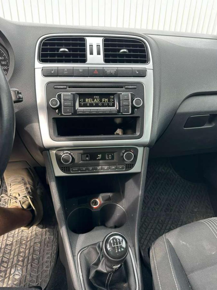 Melns Volkswagen Polo 2013 Jurbarkas, ar dzinēja tilpumu 1.20 L un nobraukumu 185 tūkst. km par 2299 €, foto 15 vietnē AUTOMOTO.COM.LV
