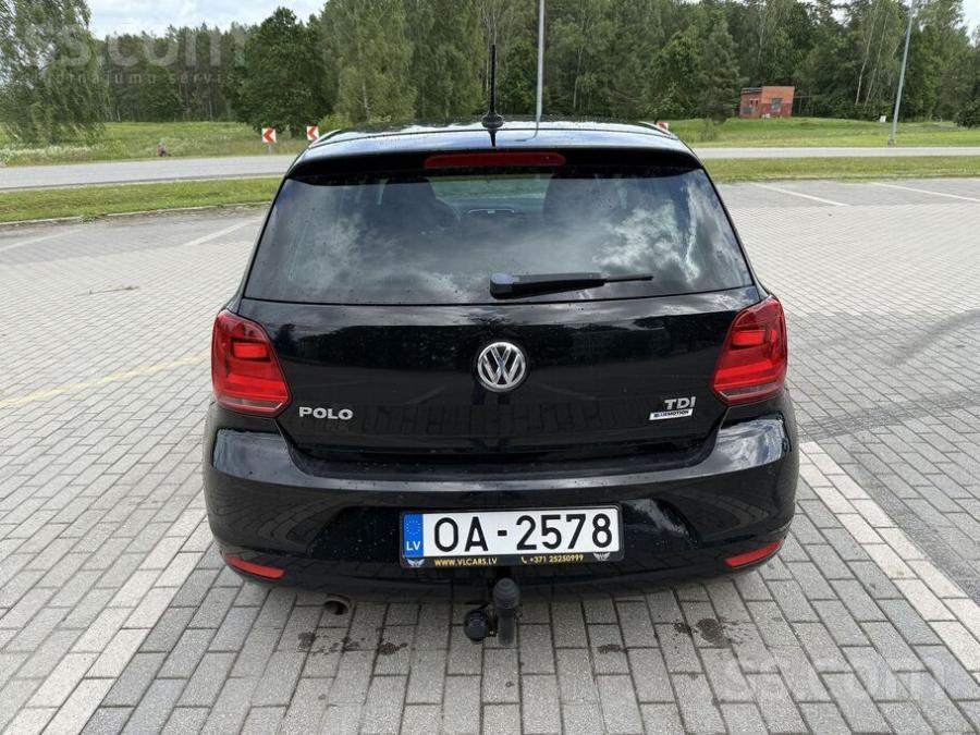 Black Volkswagen Polo 2014 in Jelgava, with an engine capacity of 1.40 L and mileage of 213 thousand km for 2250 €, photo 3 on AUTOMOTO.COM.LV