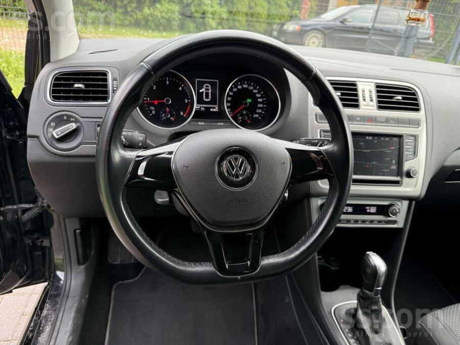 Black Volkswagen Polo 2014 in Jelgava, with an engine capacity of 1.40 L and mileage of 213 thousand km for 2250 €, photo 20 on AUTOMOTO.COM.LV
