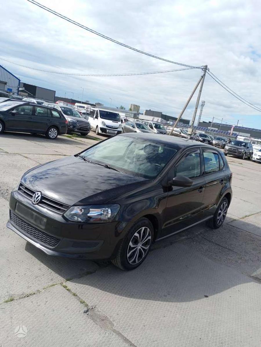 Melns Volkswagen Polo 2014 Kauņa, ar dzinēja tilpumu 1.60 L un nobraukumu 220 tūkst. km par 3400 €, foto 3 vietnē AUTOMOTO.COM.LV