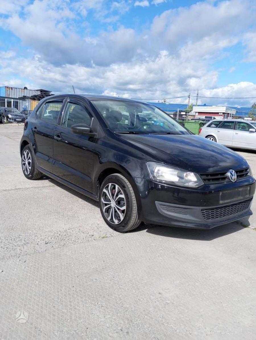 Melns Volkswagen Polo 2014 Kauņa, ar dzinēja tilpumu 1.60 L un nobraukumu 220 tūkst. km par 3400 €, foto 4 vietnē AUTOMOTO.COM.LV