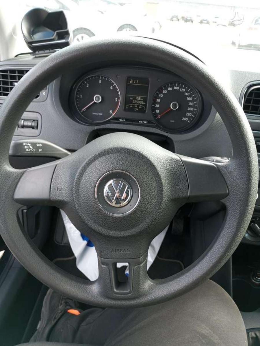 Melns Volkswagen Polo 2014 Kauņa, ar dzinēja tilpumu 1.60 L un nobraukumu 220 tūkst. km par 3400 €, foto 20 vietnē AUTOMOTO.COM.LV