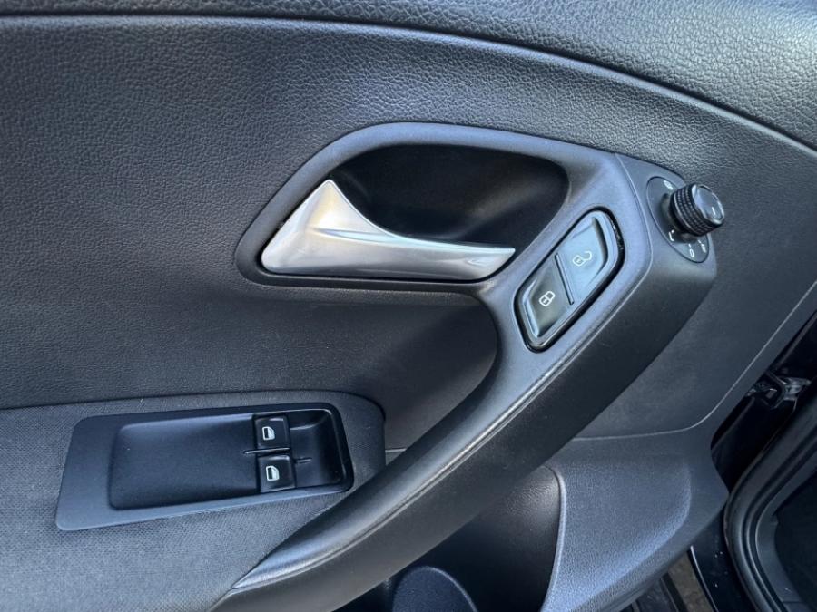Melns Volkswagen Polo 2014 Rīga, ar dzinēja tilpumu 1.40 L un nobraukumu 172 tūkst. km par 4200 €, foto 12 vietnē AUTOMOTO.COM.LV