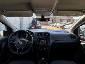 Melns Volkswagen Polo 2014 Rīga, ar dzinēja tilpumu 1.40 L un nobraukumu 172 tūkst. km par 4200 €, foto 20 vietnē AUTOMOTO.COM.LV