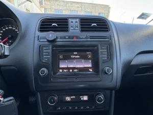 Melns Volkswagen Polo 2014 Rīga, ar dzinēja tilpumu 1.40 L un nobraukumu 172 tūkst. km par 4200 €, foto 28 vietnē AUTOMOTO.COM.LV