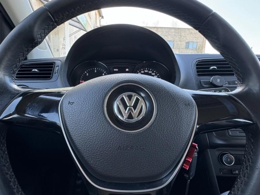 Melns Volkswagen Polo 2014 Rīga, ar dzinēja tilpumu 1.40 L un nobraukumu 172 tūkst. km par 4200 €, foto 31 vietnē AUTOMOTO.COM.LV