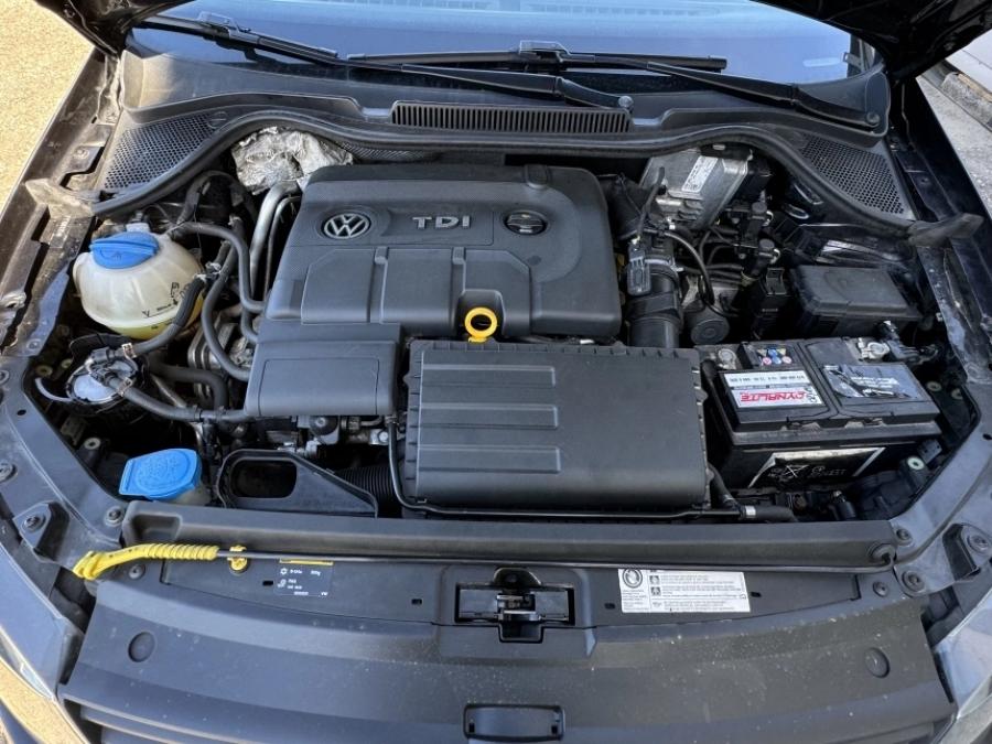 Melns Volkswagen Polo 2014 Rīga, ar dzinēja tilpumu 1.40 L un nobraukumu 172 tūkst. km par 4200 €, foto 33 vietnē AUTOMOTO.COM.LV