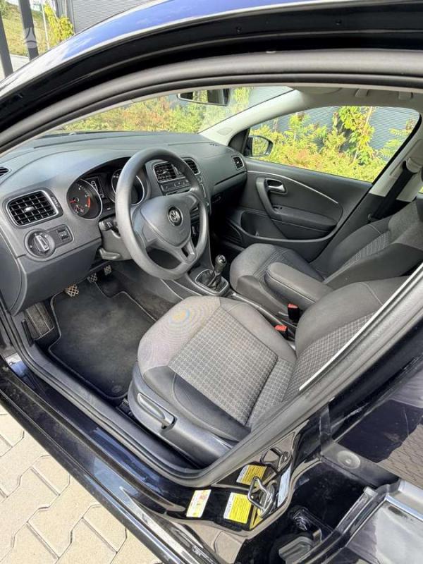 Melns Volkswagen Polo 2014 Viļņa, ar dzinēja tilpumu 1.42 L un nobraukumu 223 tūkst. km par 5700 €, foto 6 vietnē AUTOMOTO.COM.LV
