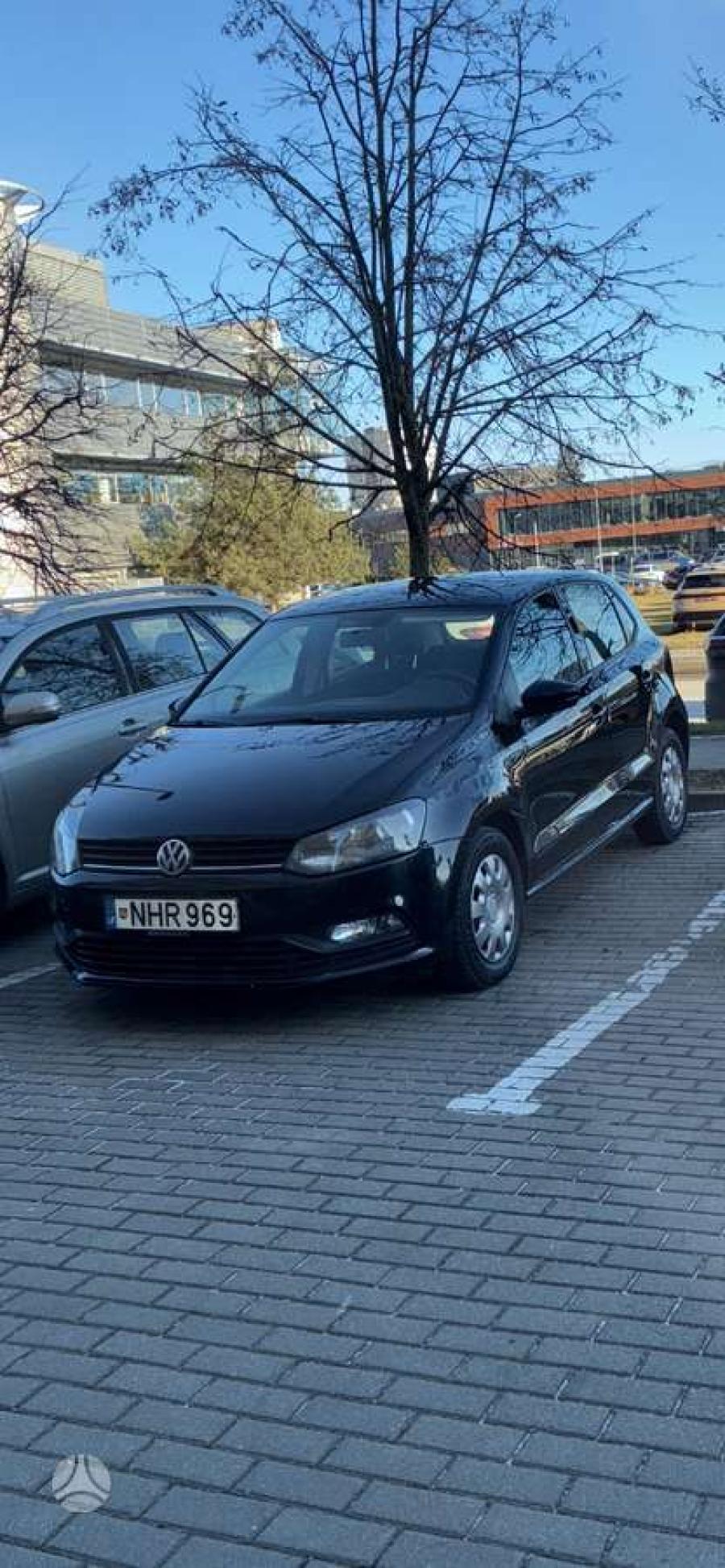 Melns Volkswagen Polo 2015 Viļņa, ar dzinēja tilpumu 1.00 L un nobraukumu 107 tūkst. km par 5800 €, foto 1 vietnē AUTOMOTO.COM.LV