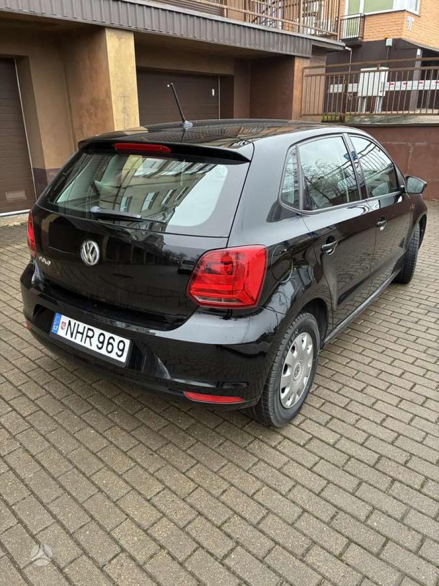 Melns Volkswagen Polo 2015 Viļņa, ar dzinēja tilpumu 1.00 L un nobraukumu 107 tūkst. km par 5800 €, foto 7 vietnē AUTOMOTO.COM.LV