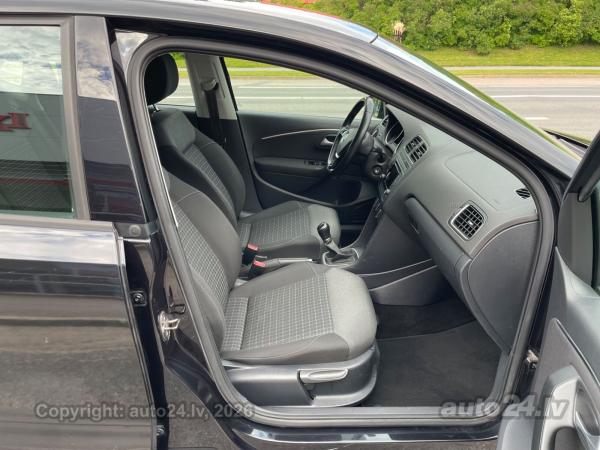 Melns Volkswagen Polo 2015 Viljandi, ar dzinēja tilpumu 1.40 L un nobraukumu 184 tūkst. km par 5780 €, foto 6 vietnē AUTOMOTO.COM.LV