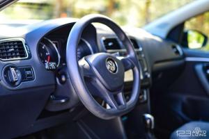 Black Volkswagen Polo 2015 in Kretinga, with an engine capacity of 1.40 L and mileage of 223 thousand km for 7750 €, photo 14 on AUTOMOTO.COM.LV