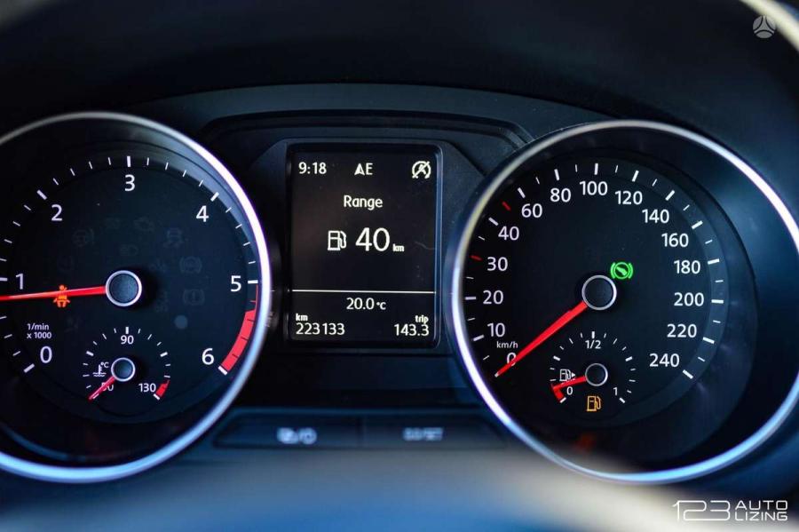Black Volkswagen Polo 2015 in Kretinga, with an engine capacity of 1.40 L and mileage of 223 thousand km for 7750 €, photo 18 on AUTOMOTO.COM.LV
