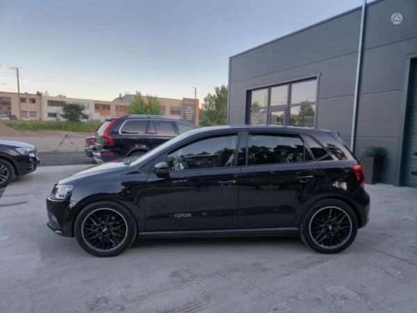 Black Volkswagen Polo 2015 in Utena, with an engine capacity of 1.40 L and mileage of 300 thousand km for 5990 €, photo 5 on AUTOMOTO.COM.LV