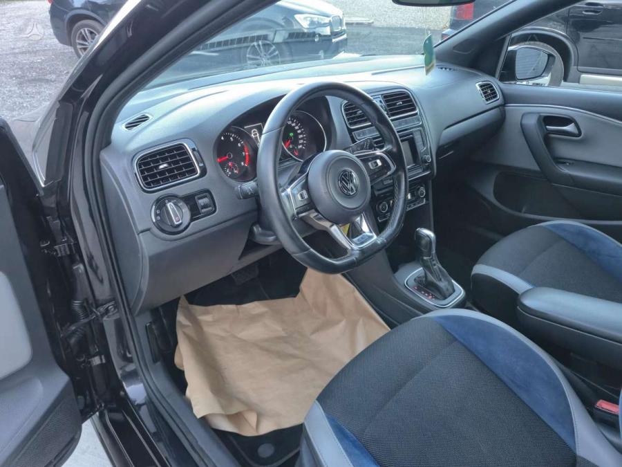 Black Volkswagen Polo 2015 in Utena, with an engine capacity of 1.40 L and mileage of 300 thousand km for 5990 €, photo 10 on AUTOMOTO.COM.LV