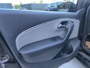 Black Volkswagen Polo 2015 in Utena, with an engine capacity of 1.40 L and mileage of 300 thousand km for 5990 €, photo 11 on AUTOMOTO.COM.LV