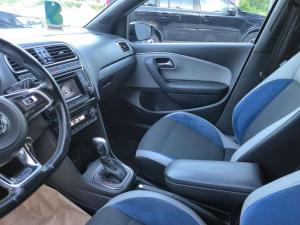 Black Volkswagen Polo 2015 in Utena, with an engine capacity of 1.40 L and mileage of 300 thousand km for 5990 €, photo 12 on AUTOMOTO.COM.LV