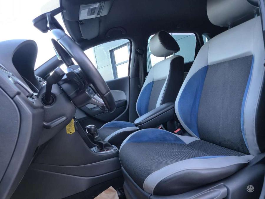Black Volkswagen Polo 2015 in Utena, with an engine capacity of 1.40 L and mileage of 300 thousand km for 5990 €, photo 13 on AUTOMOTO.COM.LV