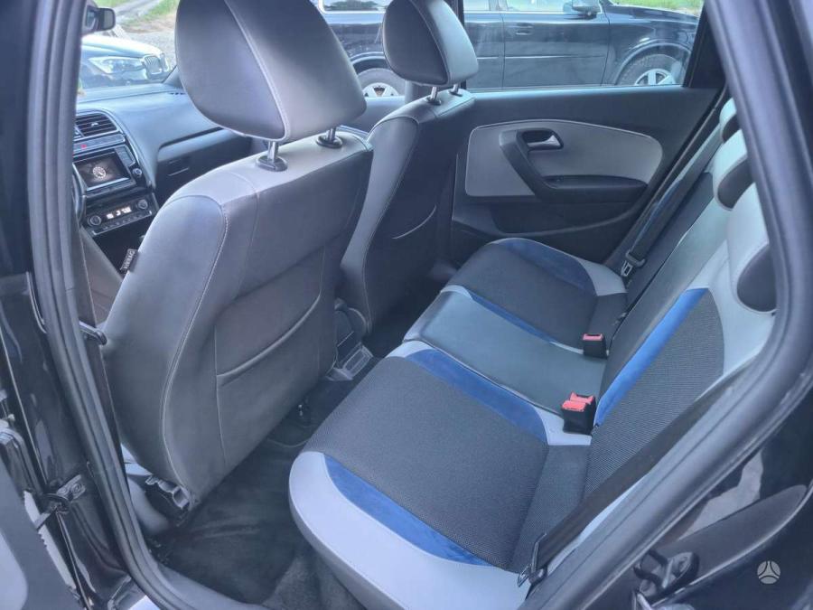 Black Volkswagen Polo 2015 in Utena, with an engine capacity of 1.40 L and mileage of 300 thousand km for 5990 €, photo 20 on AUTOMOTO.COM.LV