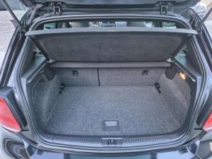 Black Volkswagen Polo 2015 in Utena, with an engine capacity of 1.40 L and mileage of 300 thousand km for 5990 €, photo 21 on AUTOMOTO.COM.LV