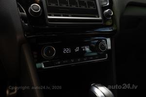 Black Volkswagen Polo 2015 in Tallinn, with an engine capacity of 1.80 L and mileage of 122 thousand km for 13700 €, photo 31 on AUTOMOTO.COM.LV