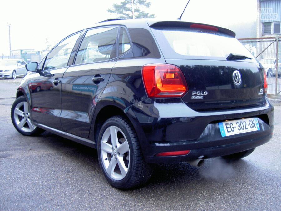 Black Volkswagen Polo 2016 in Vilnius, with an engine capacity of 1.20 L and mileage of 121 thousand km for 7199 €, photo 7 on AUTOMOTO.COM.LV