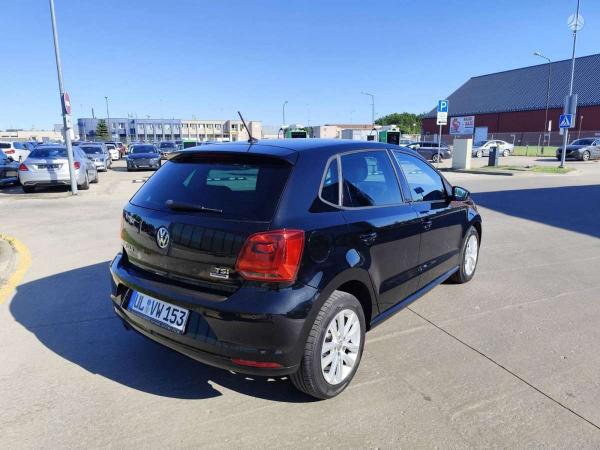 Black Volkswagen Polo 2016 in Siauliai, with an engine capacity of 1.20 L and mileage of 220 thousand km for 4990 €, photo 4 on AUTOMOTO.COM.LV