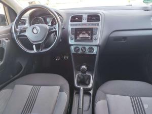 Black Volkswagen Polo 2016 in Siauliai, with an engine capacity of 1.20 L and mileage of 220 thousand km for 4990 €, photo 14 on AUTOMOTO.COM.LV