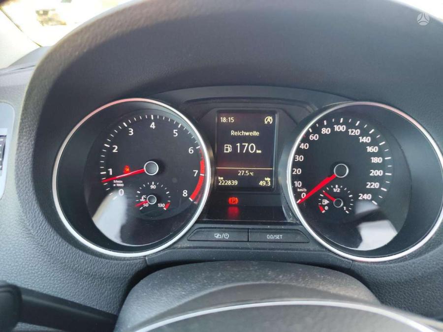 Black Volkswagen Polo 2016 in Siauliai, with an engine capacity of 1.20 L and mileage of 220 thousand km for 4990 €, photo 15 on AUTOMOTO.COM.LV
