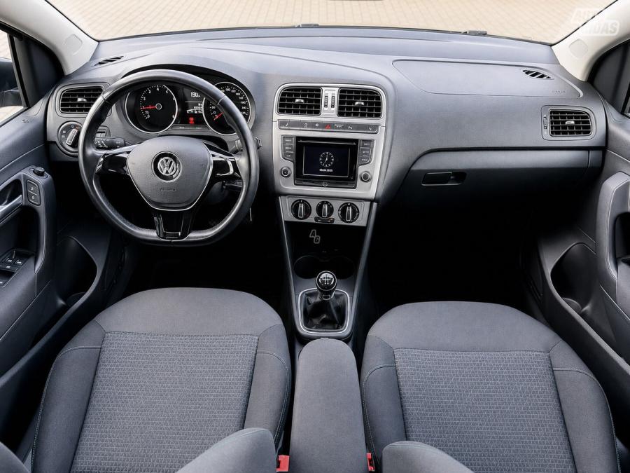 Black Volkswagen Polo 2016 in Siauliai, with an engine capacity of 1.00 L and mileage of 163 thousand km for 6299 €, photo 13 on AUTOMOTO.COM.LV