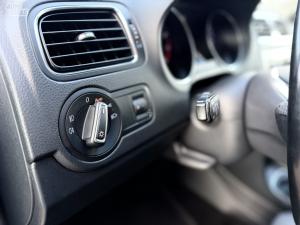 Black Volkswagen Polo 2016 in Siauliai, with an engine capacity of 1.00 L and mileage of 163 thousand km for 6299 €, photo 21 on AUTOMOTO.COM.LV