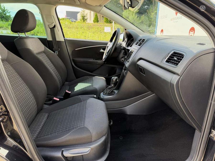 Melns Volkswagen Polo 2016 Tauragė, ar dzinēja tilpumu 1.40 L un nobraukumu 256 tūkst. km par 5300 €, foto 12 vietnē AUTOMOTO.COM.LV