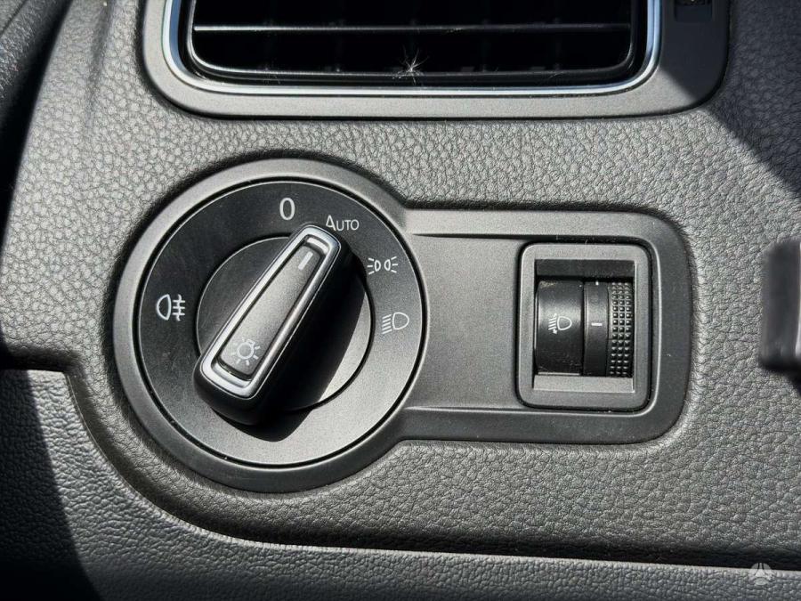 Melns Volkswagen Polo 2016 Tauragė, ar dzinēja tilpumu 1.40 L un nobraukumu 256 tūkst. km par 5300 €, foto 23 vietnē AUTOMOTO.COM.LV