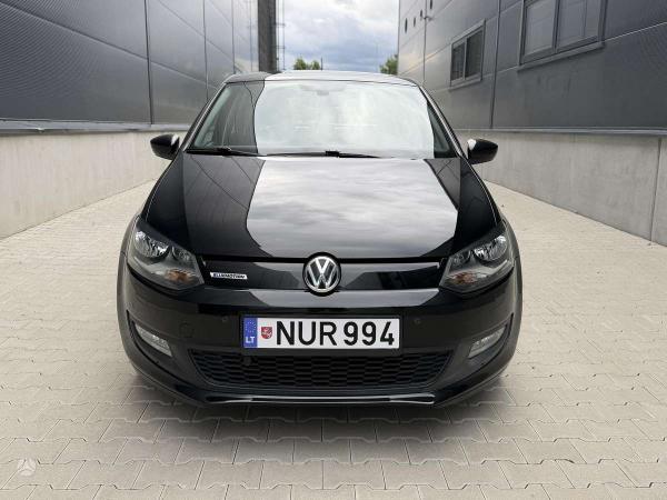 Black Volkswagen Polo 2016 in Siauliai, with an engine capacity of 1.00 L and mileage of 163 thousand km for 6200 €, photo 1 on AUTOMOTO.COM.LV