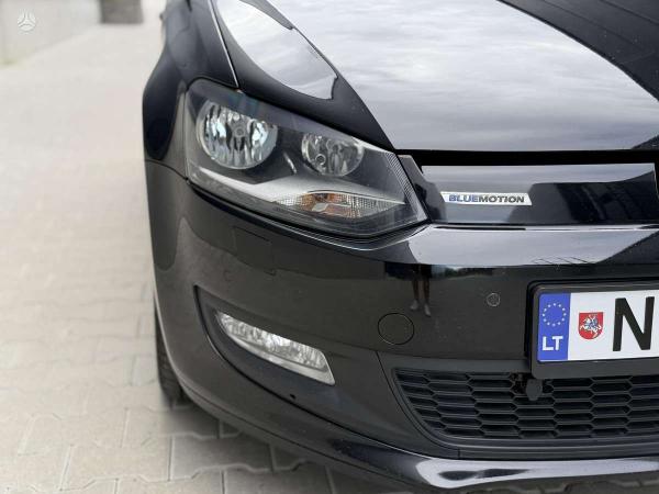 Black Volkswagen Polo 2016 in Siauliai, with an engine capacity of 1.00 L and mileage of 163 thousand km for 6200 €, photo 3 on AUTOMOTO.COM.LV
