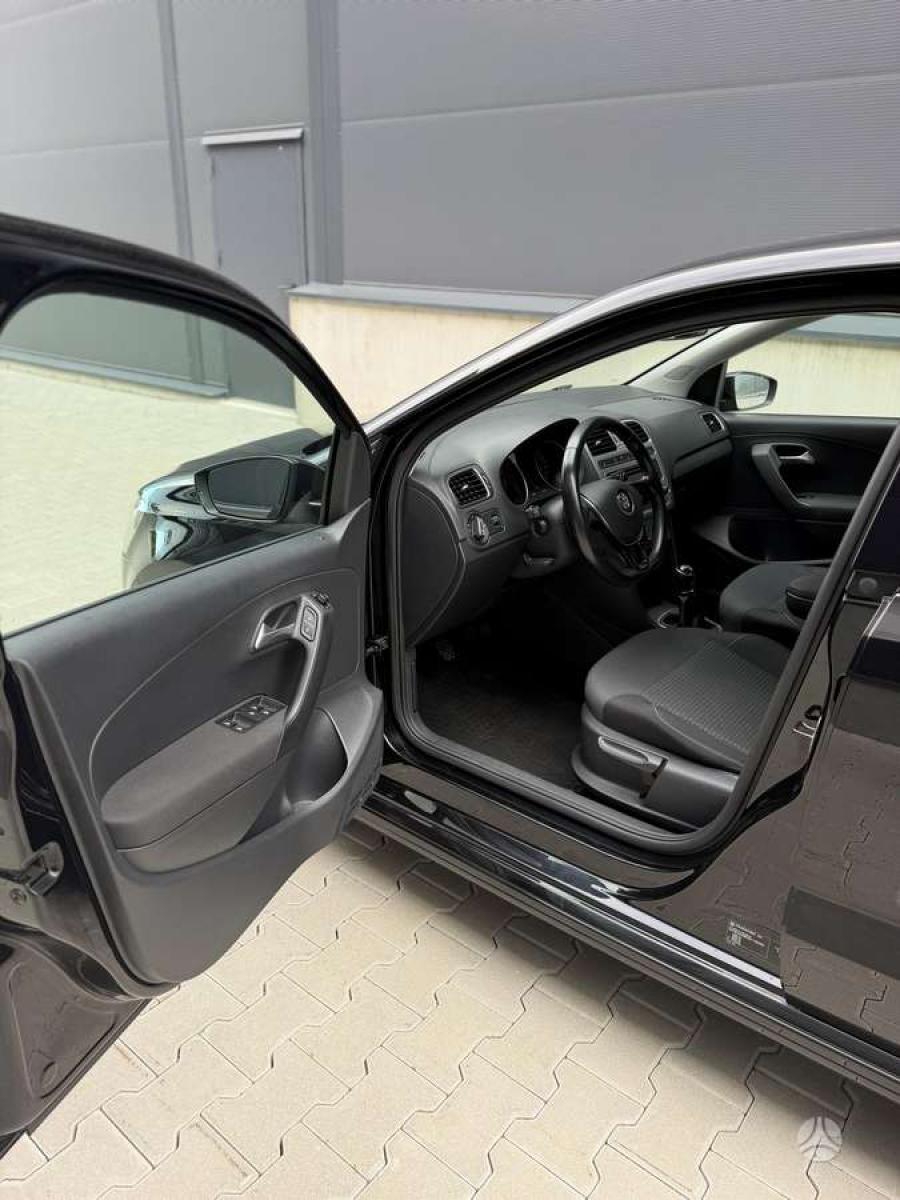 Melns Volkswagen Polo 2016 Šauļi, ar dzinēja tilpumu 1.00 L un nobraukumu 163 tūkst. km par 6200 €, foto 15 vietnē AUTOMOTO.COM.LV
