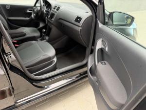Melns Volkswagen Polo 2016 Šauļi, ar dzinēja tilpumu 1.00 L un nobraukumu 163 tūkst. km par 6200 €, foto 17 vietnē AUTOMOTO.COM.LV