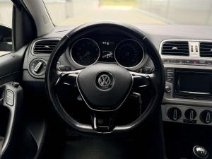 Melns Volkswagen Polo 2016 Šauļi, ar dzinēja tilpumu 1.00 L un nobraukumu 163 tūkst. km par 6200 €, foto 19 vietnē AUTOMOTO.COM.LV