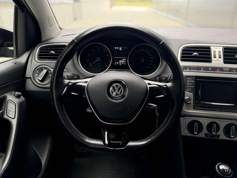 Melns Volkswagen Polo 2016 Šauļi, ar dzinēja tilpumu 1.00 L un nobraukumu 163 tūkst. km par 6200 €, foto 19 vietnē AUTOMOTO.COM.LV