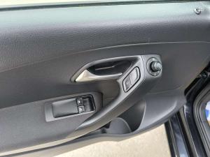 Melns Volkswagen Polo 2017 Šauļi, ar dzinēja tilpumu 1.40 L un nobraukumu 186 tūkst. km par 5150 €, foto 18 vietnē AUTOMOTO.COM.LV